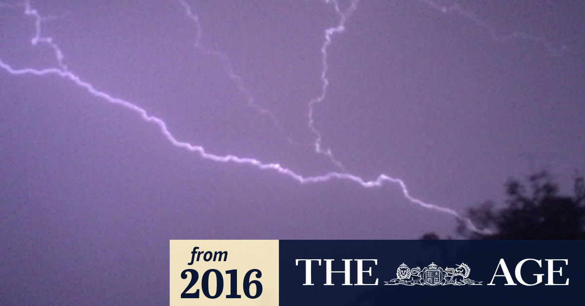 Melbourne weather: Storm hits city Melbourne weather: Storm hits city